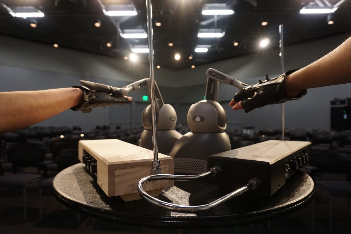 MoveMe:Haptic Support for Learning a Musical Instrument – Rekimoto Lab